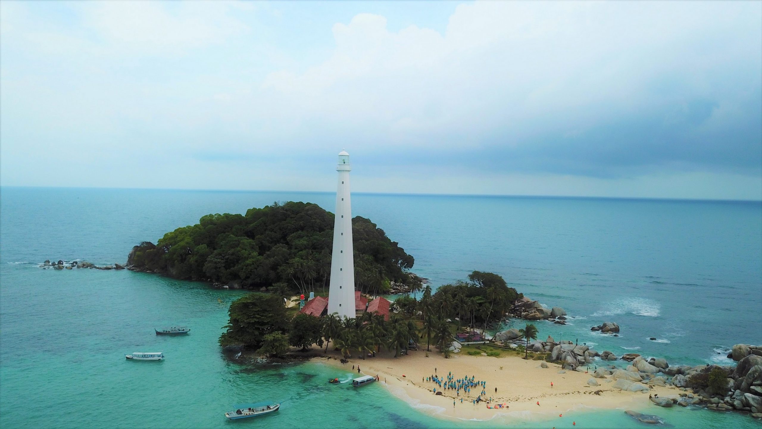 Paket Wisata Satu Hari Island Hopping Belitung yang Bisa Dinikmati